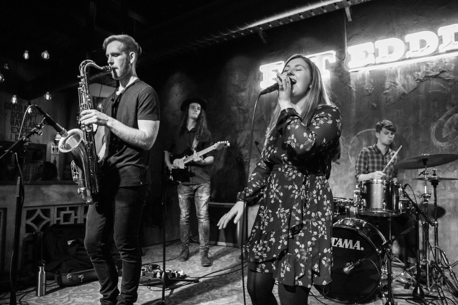 Mirrors Band | Christchurch Cover Band | Better Band : Better Band