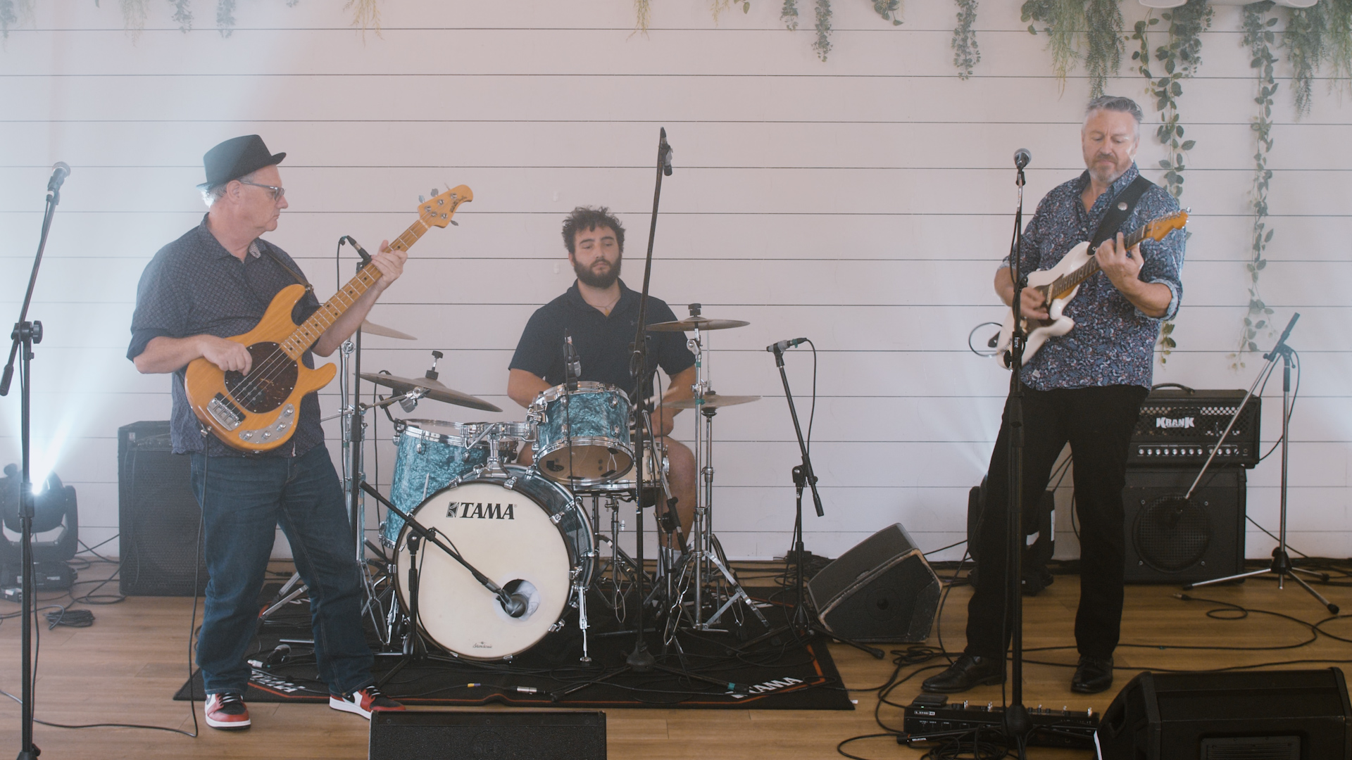 Auckland Cover Band | The Craig Cave Band : Better Band