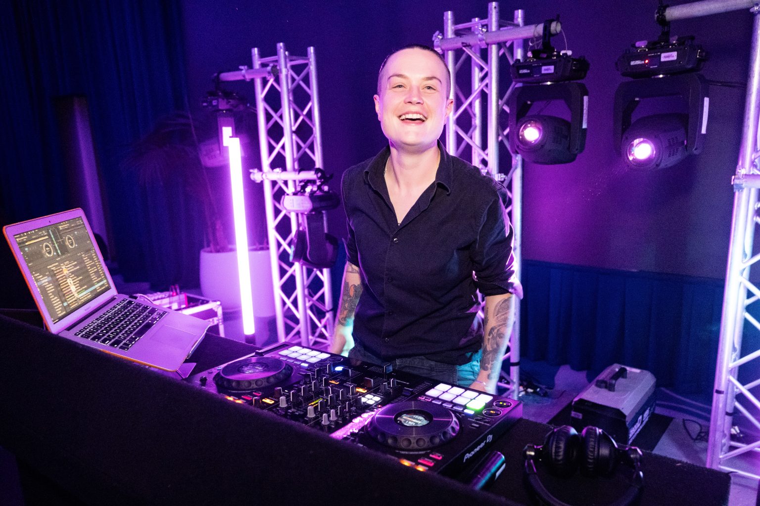 Auckland Acoustic Musician & DJ | Nel Amore : Better Band