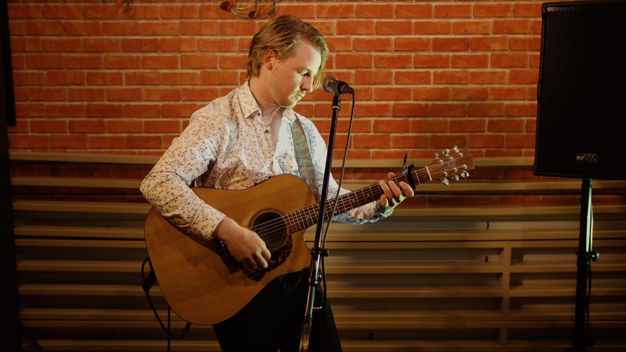 Queenstown Solo Musician | Brett Walker | Better Band : Better Band